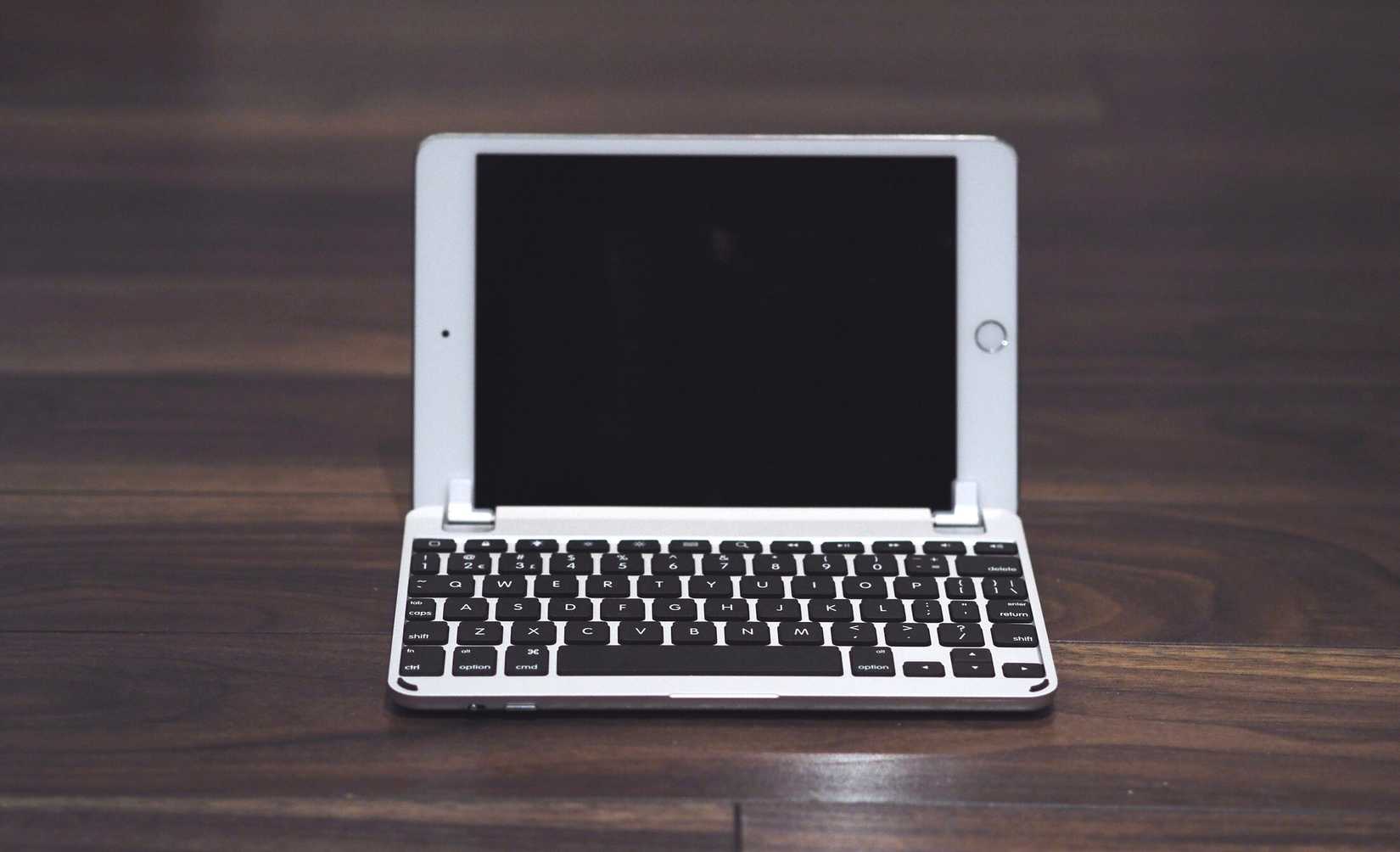 Brydge Mini II Review — Kevin Clark